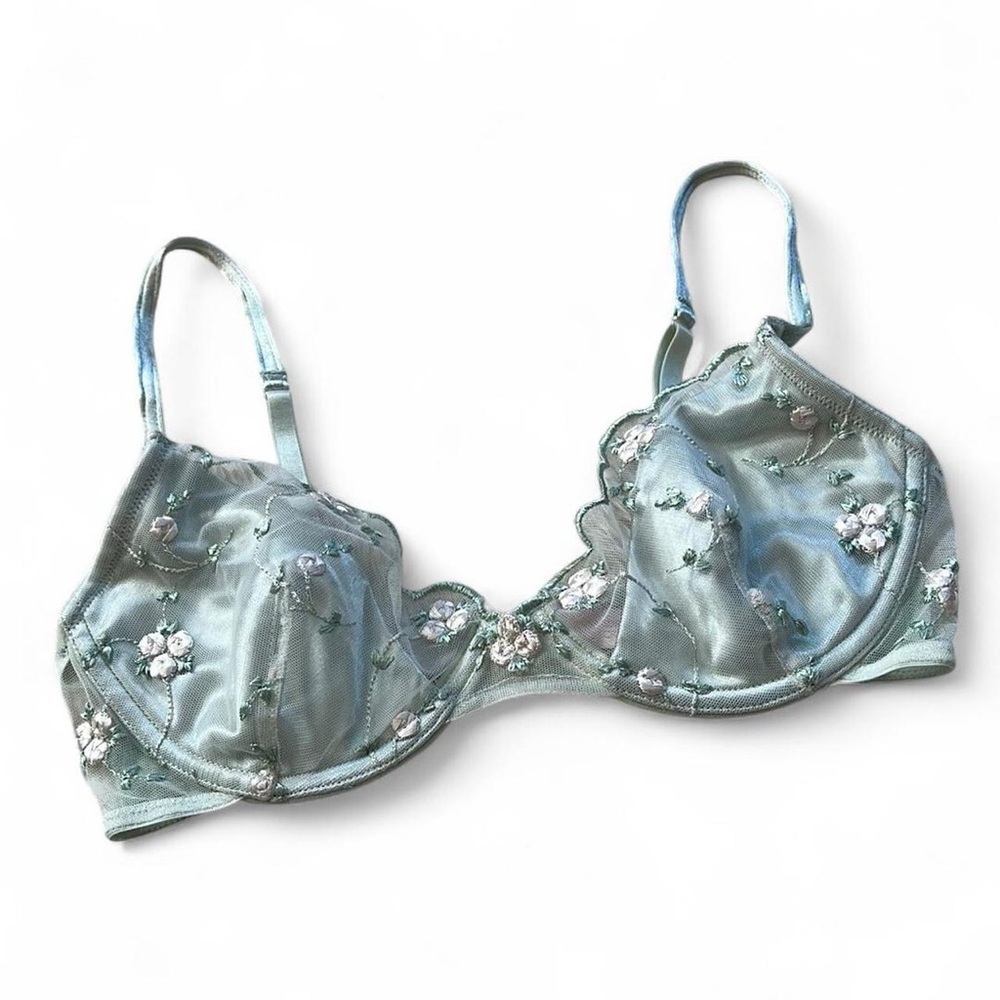 Vintage Victoria’s Secret Embroidered Bra - Gem